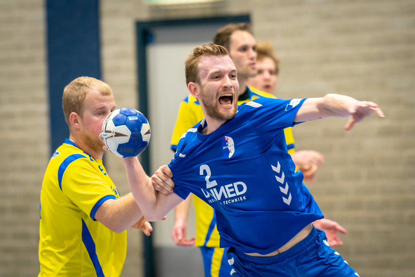 HV Huissen walst na rust over Duiven heen en grijpt de koppositie ...