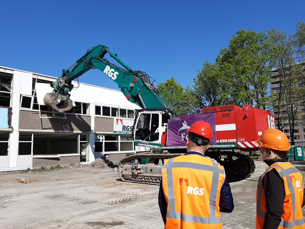 Sloop gebouw R1 op Fontys Campus in Eindhoven officieel begonnen | Foto ...