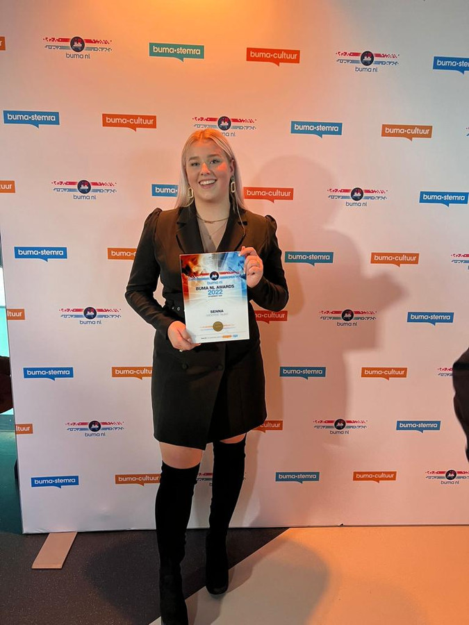 André Hazes leerde zangeres Senna ‘om schijt te hebben aan fouten maken ...