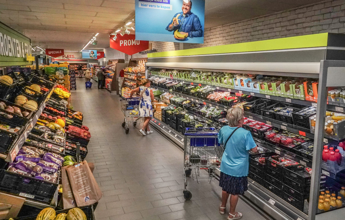 ALDI in nieuw jasje, blikvanger is uitgebreid versassortiment | Foto | hln.be