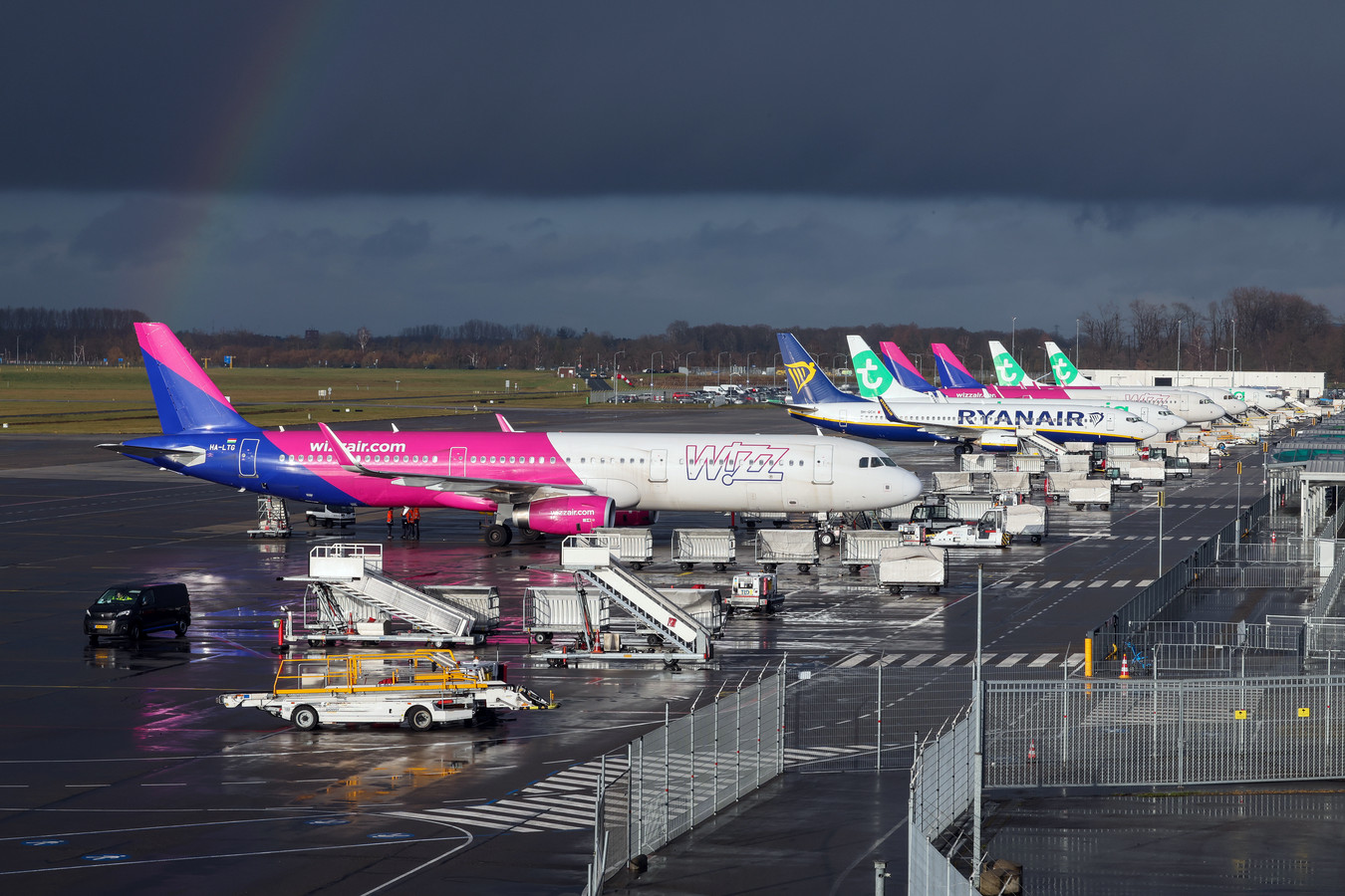 Transavia: ‘Geen extra vluchten naar Eindhoven als Schiphol stopt met ... Transavia: ‘Geen extra vluchten naar Eindhoven als Schiphol stopt met ...