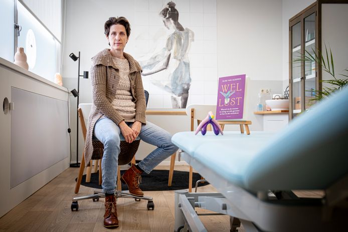 Seksuoloog Elise helpt vrouwen weer genieten tussen de lakens: ‘Eerste stap penetratieverbod ...