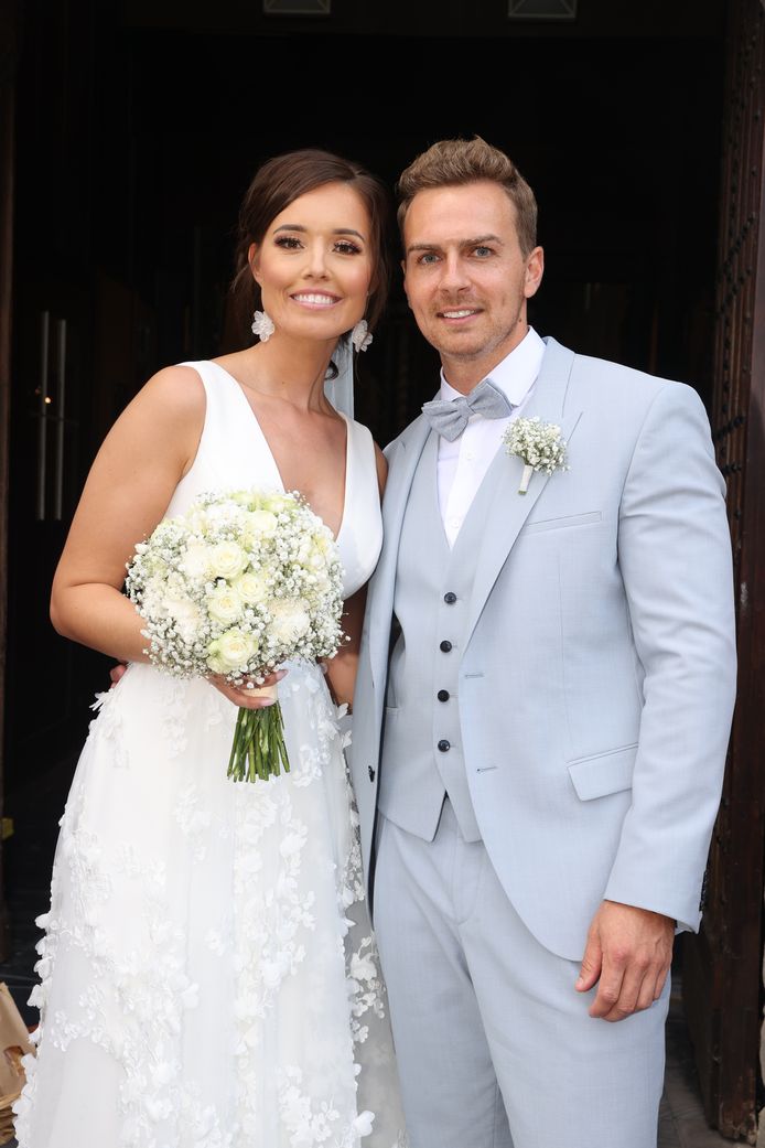 Lissa Lewis is getrouwd met Niels: “In tranen toen mama die mooie tekst ...