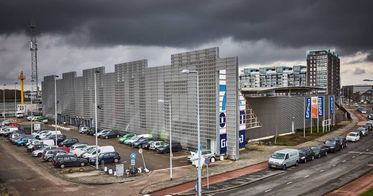 Nu nieuw Feyenoord-stadion in het slop zit, gaat gemeente zelf het ...