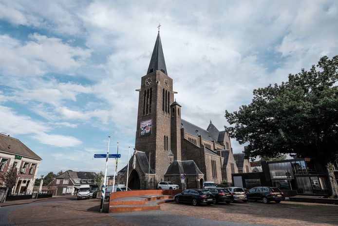 Silvolde krijgt jeugdcentrum in Mauritiuskerk, de tennistafel staat er ...