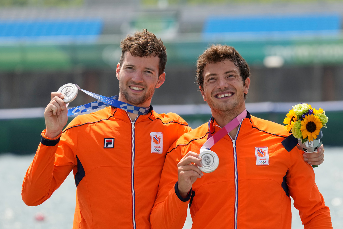 Roeiparia’s slaan na coronadrama terug met medailleregen: ‘Hebben we ...