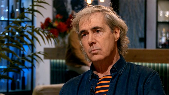 ‘Annabel’-zanger Hans de Booij woont noodgedwongen in caravan: “Kon ...