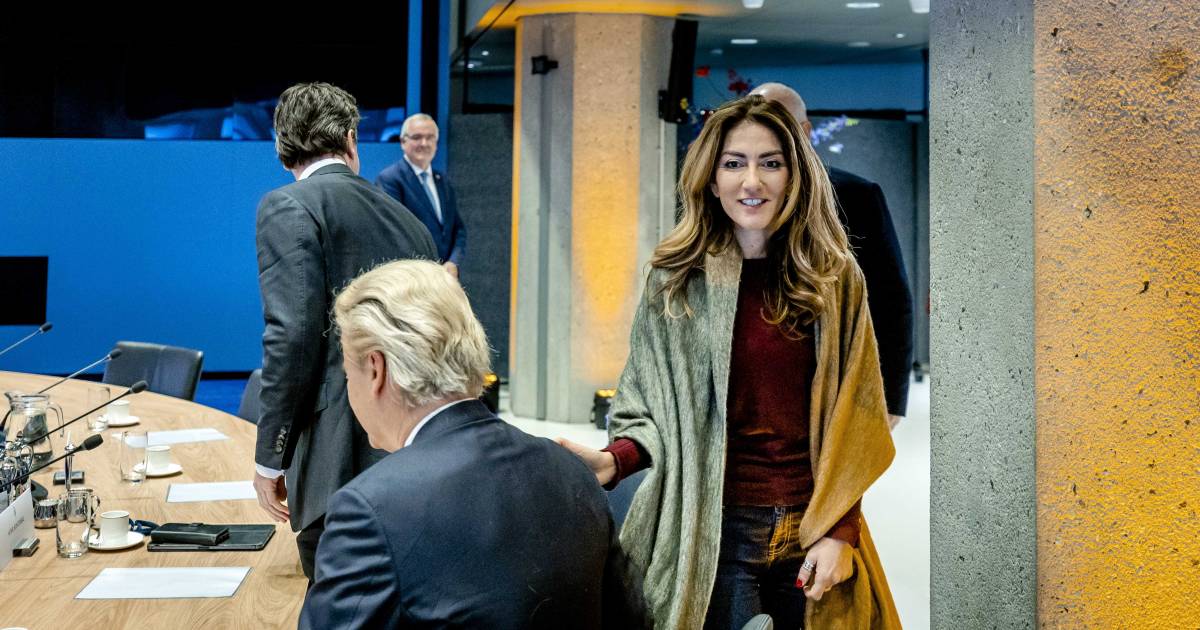 Wilders is regie over de formatie kwijt door openingszet van VVD ...
