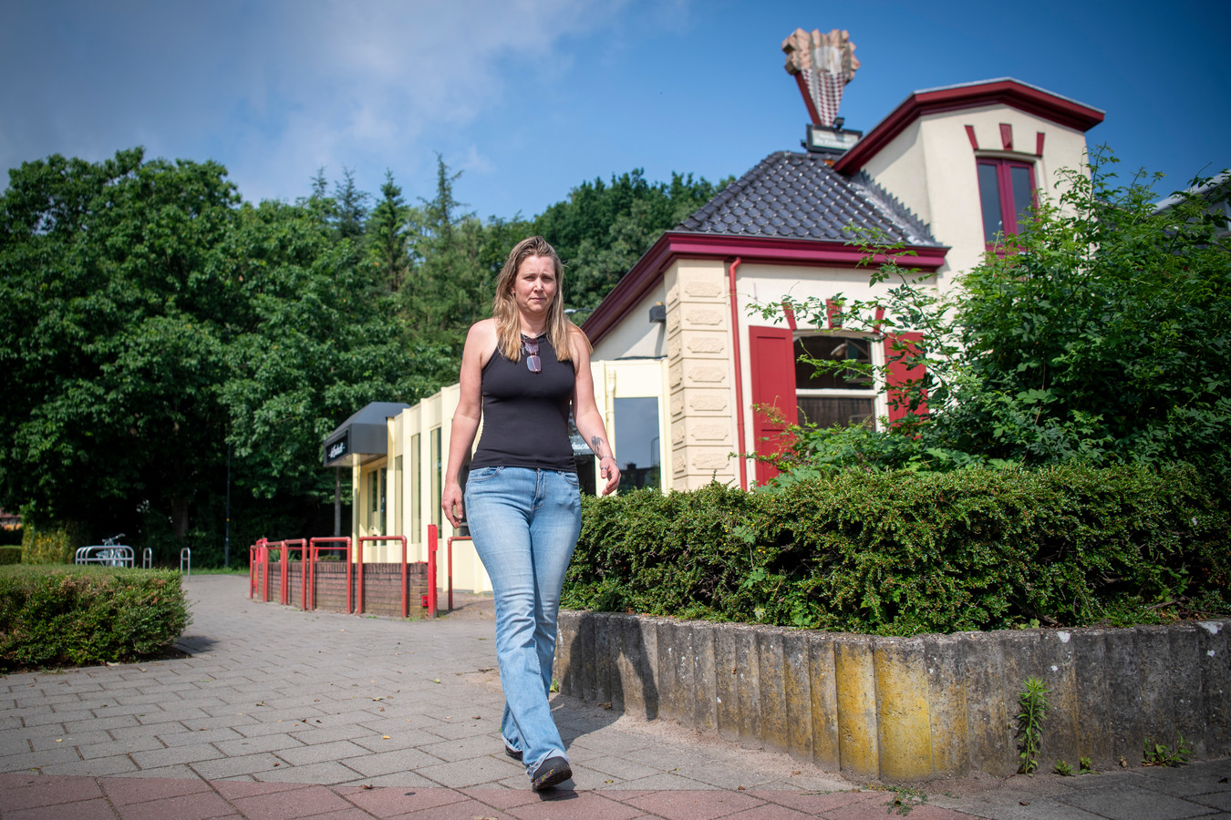 Marieke (43) sliep nachtenlang op bankje in park: ‘Ik dacht, ik rij met ...