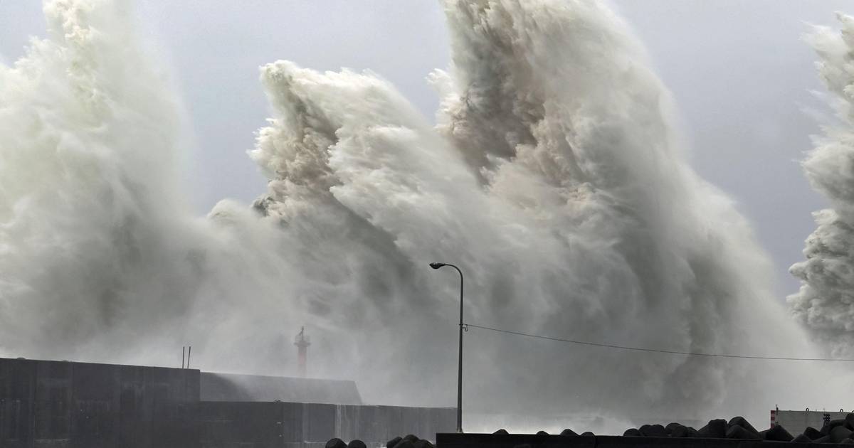 Le puissant typhon Nanmadol balaye la côte ouest du Japon | Monde | 7sur7.be