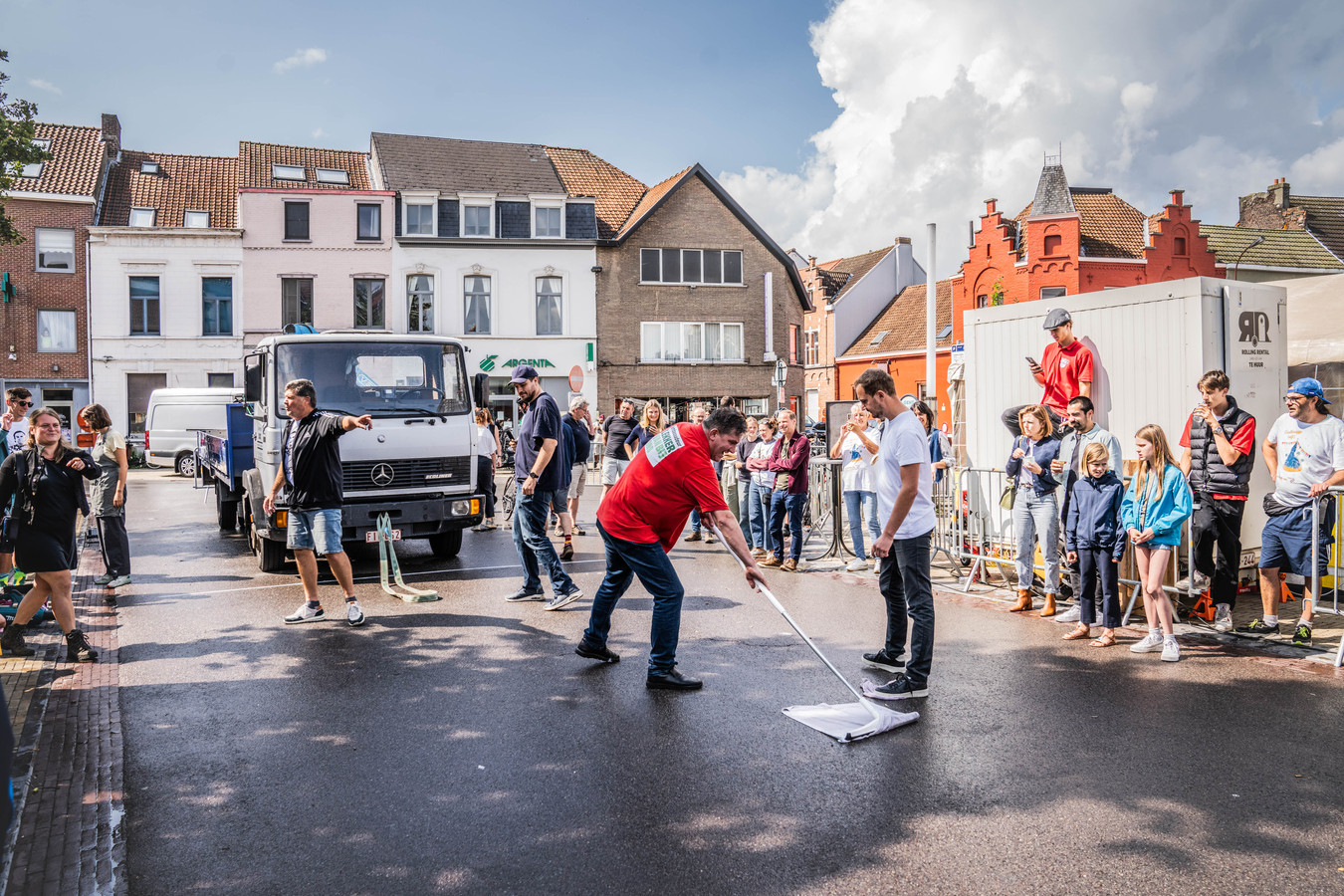 IN BEELD. Gentbrugge laat spierballen rollen tijdens eerste John Massis ...
