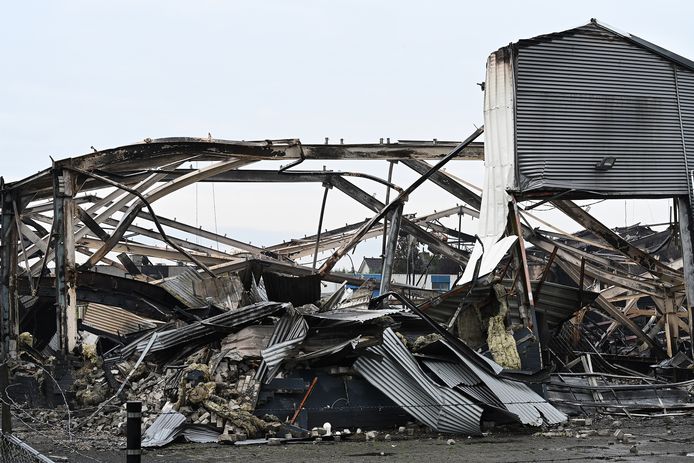 Brand Beugen treft jong en oud bedrijf; ‘Triest, heftig’ en dus een ...
