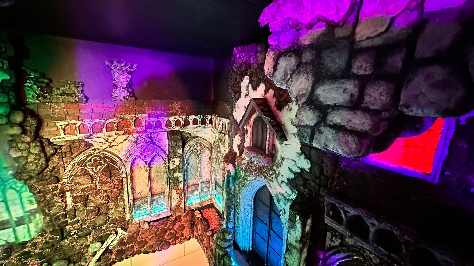 Bas (46) uit Oosterhout miste het Spookslot en gaf het een plek in zijn ...