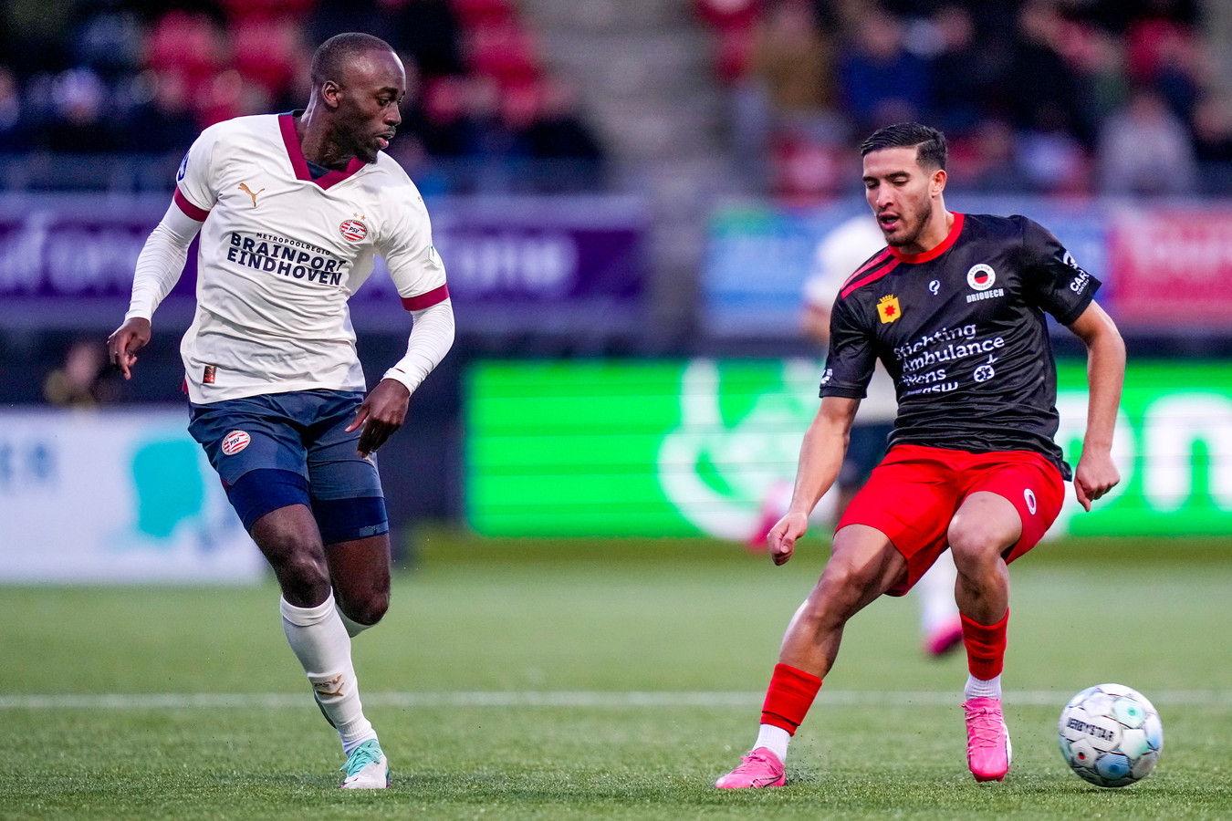 Uitgerekend tegen PSV voltrekt zich voor Couhaib Driouech rampscenario ...