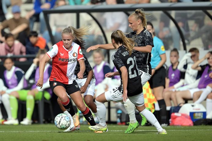 Noëlle van der Sluijs van jeugdopleiding naar basisplek Feyenoord: ‘Bizar hoe snel het allemaal ...