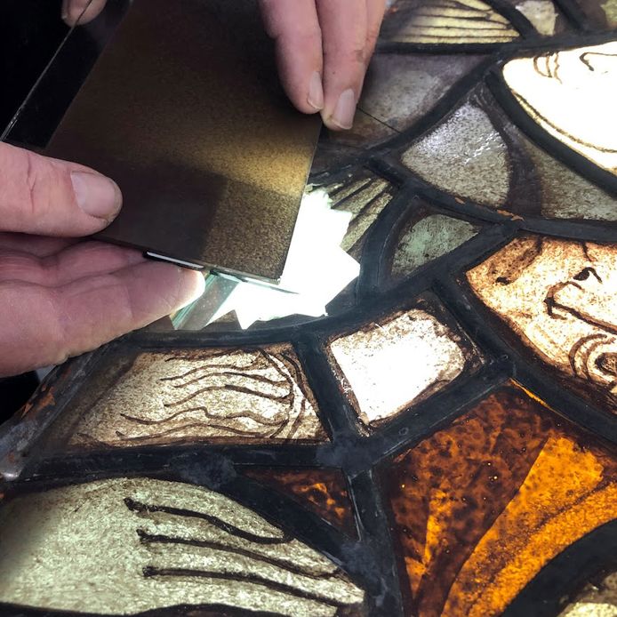 Oude glasscherven veranderen in schitterende sieraden, wie durft die ...