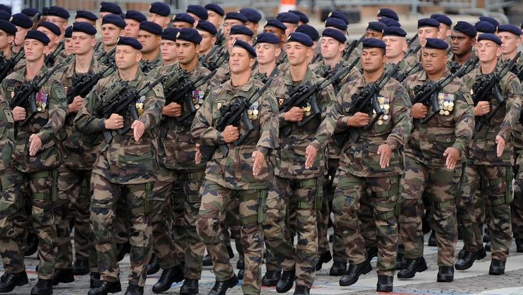 Brits en Frans leger gaan meer samenwerken | De Morgen