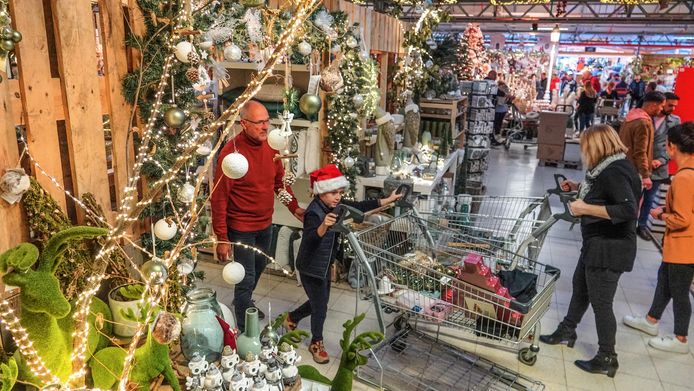 Floralux pakt uit met kerstdorp van 2500m², blikvanger is kersttrein ...