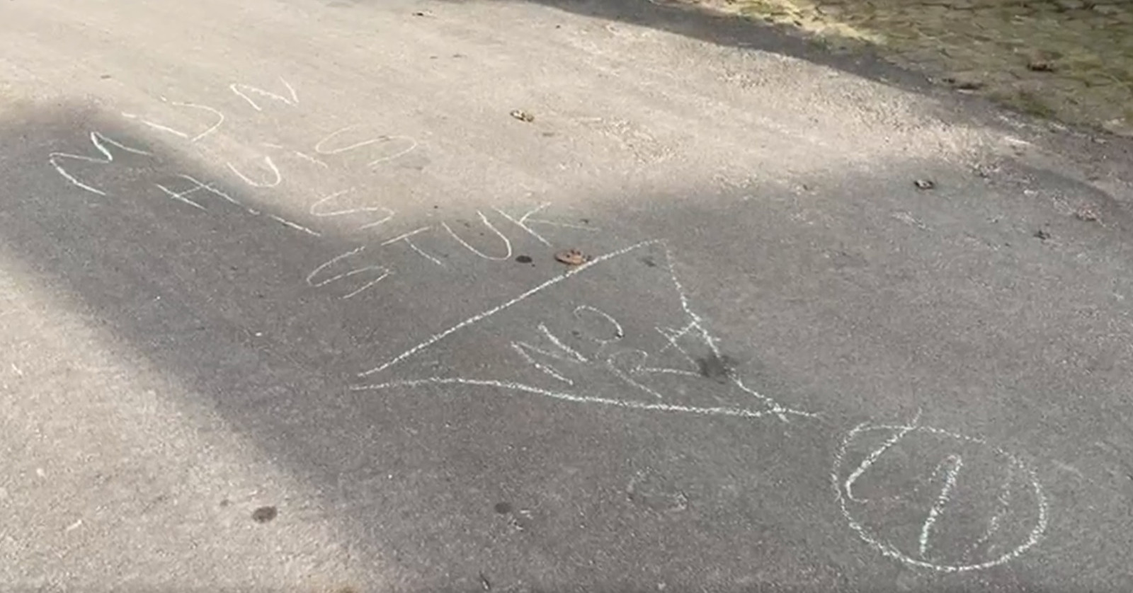 Bestuurster onder invloed rijdt woning van gezin binnen, tot grote ...