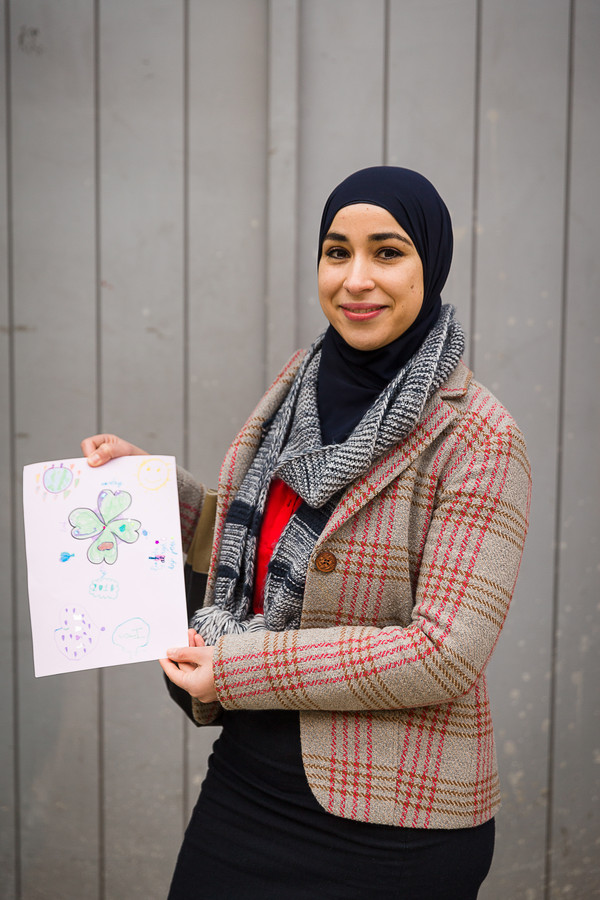 Gents Groen-schepen Hafsa El-Bazioui (35) pent levensverhaal neer: “Na ...