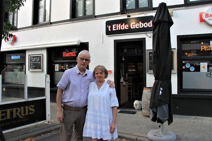 Filip en Eveline nemen na zestien jaar afscheid van café ’t Elfde Gebod ...