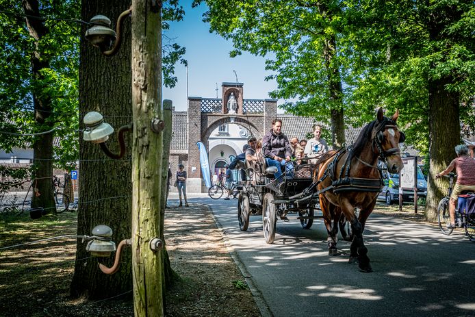 Gezellige drukte bij openingsweekend inspiratiepunt De Groote Heide in ...