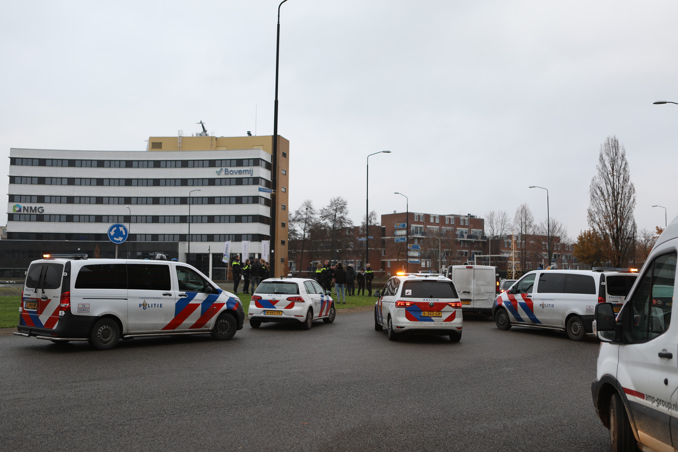 Korte vechtpartij na aanrijding op rotonde in Nijmegen | Foto ...
