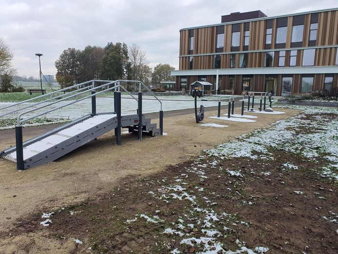 Eerste toestellen geplaatst in beweeg- en beleeftuin Reestdal ...