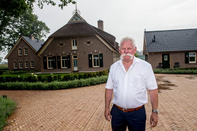 Boer kan niet boeren en is woest | Apeldoorn | destentor.nl