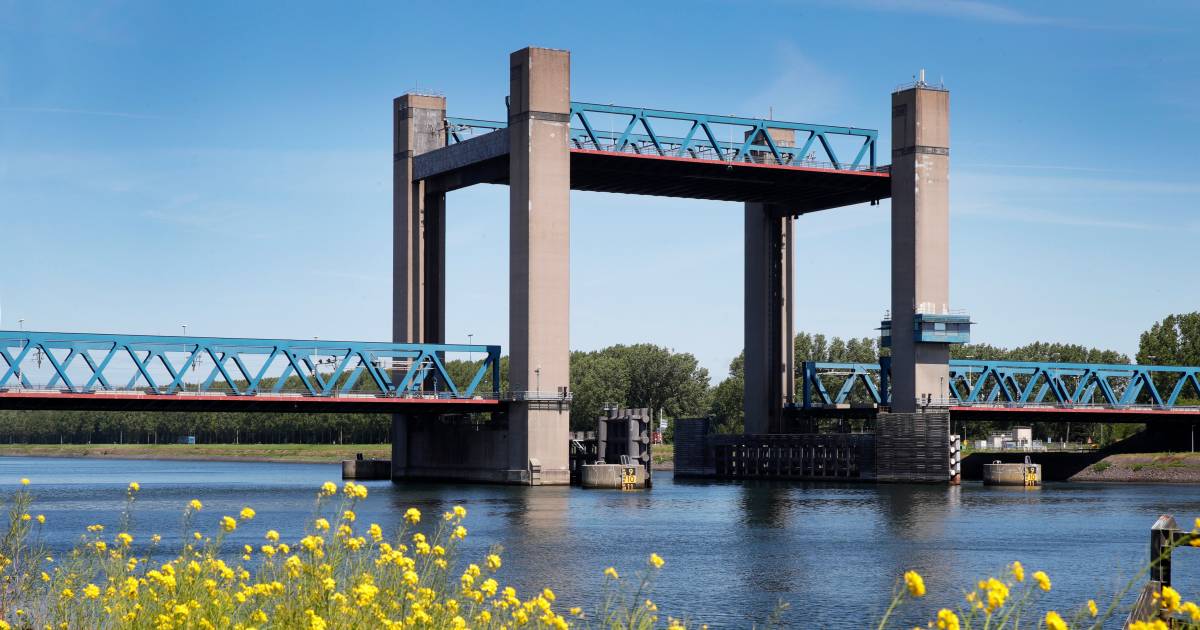 ‘Rozenburg in actie’ wil pontonbrug en veer als alternatieven voor ...