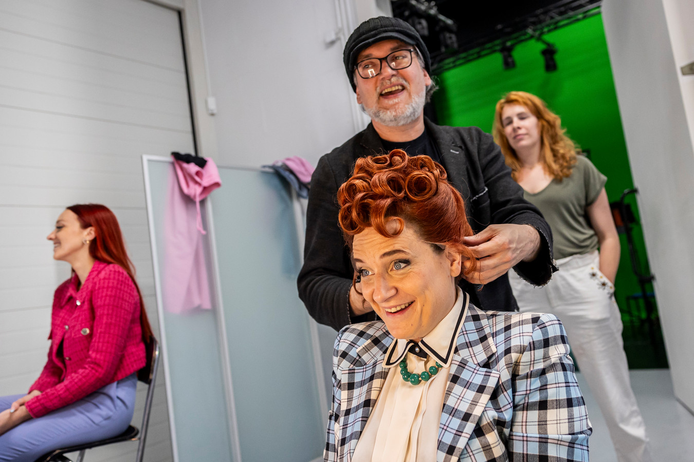 IN BEELD. Zo wordt Ruth Beeckmans getransformeerd in Miss Lynch voor de ...