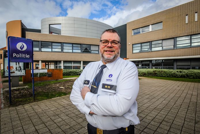 Middelkerkse politiekorpschef gaat met pensioen, commissaris neemt nu ...