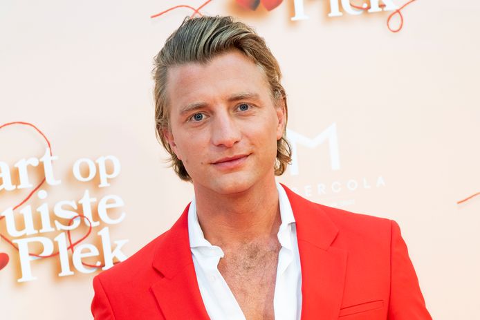 Jan Versteegh brengt boek uit over vaderschap | Show | AD.nl