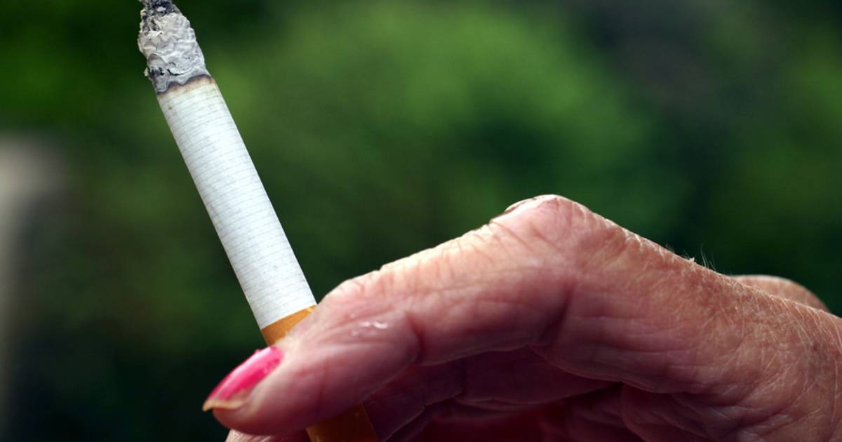 Oudere vrouwen blijven roken | Gezond | AD.nl