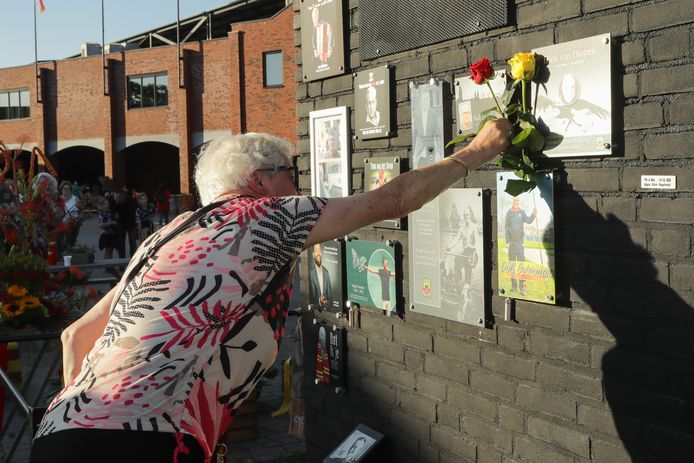 Go Ahead Eagles eert overleden vrijwilliger Dolf (75): ‘Hij was ...
