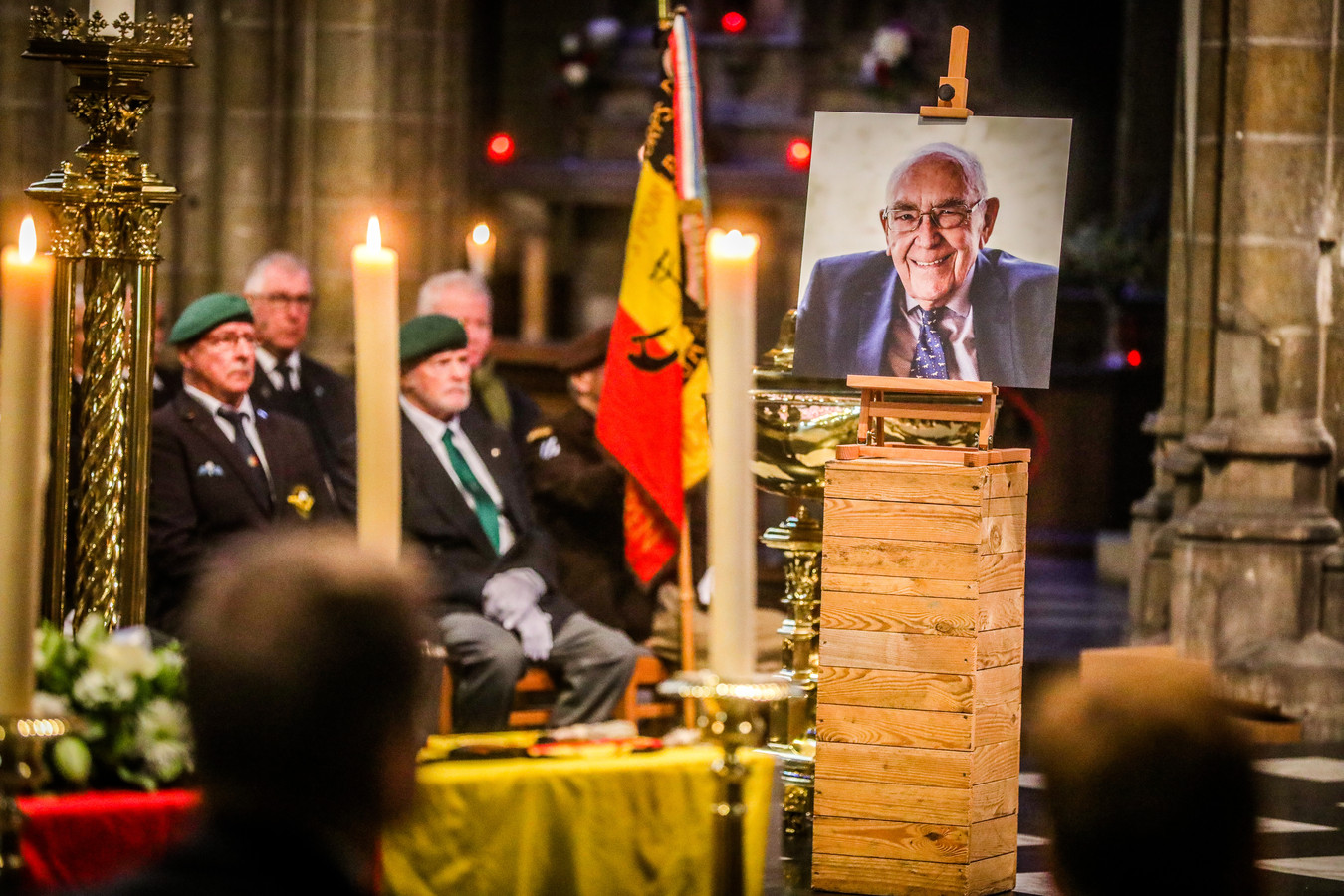 Volle Petrus- en Pauluskerk neemt afscheid van ereburgemeester Julien Goekint: “Hij wilde de ...