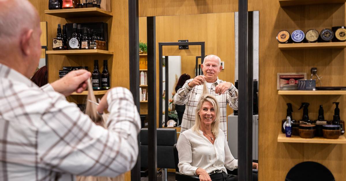 Kapper Brommert knipt en kapt een halve eeuw; vader en dochter zorgen ...