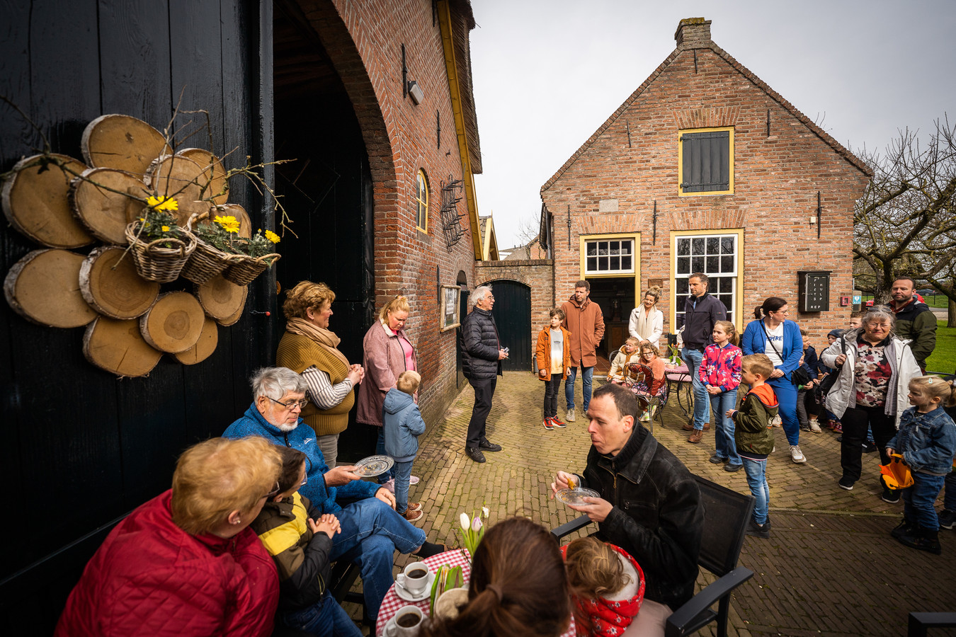 Pasen in Herveld: even de neus buiten de deur steken en eieren zoeken ...