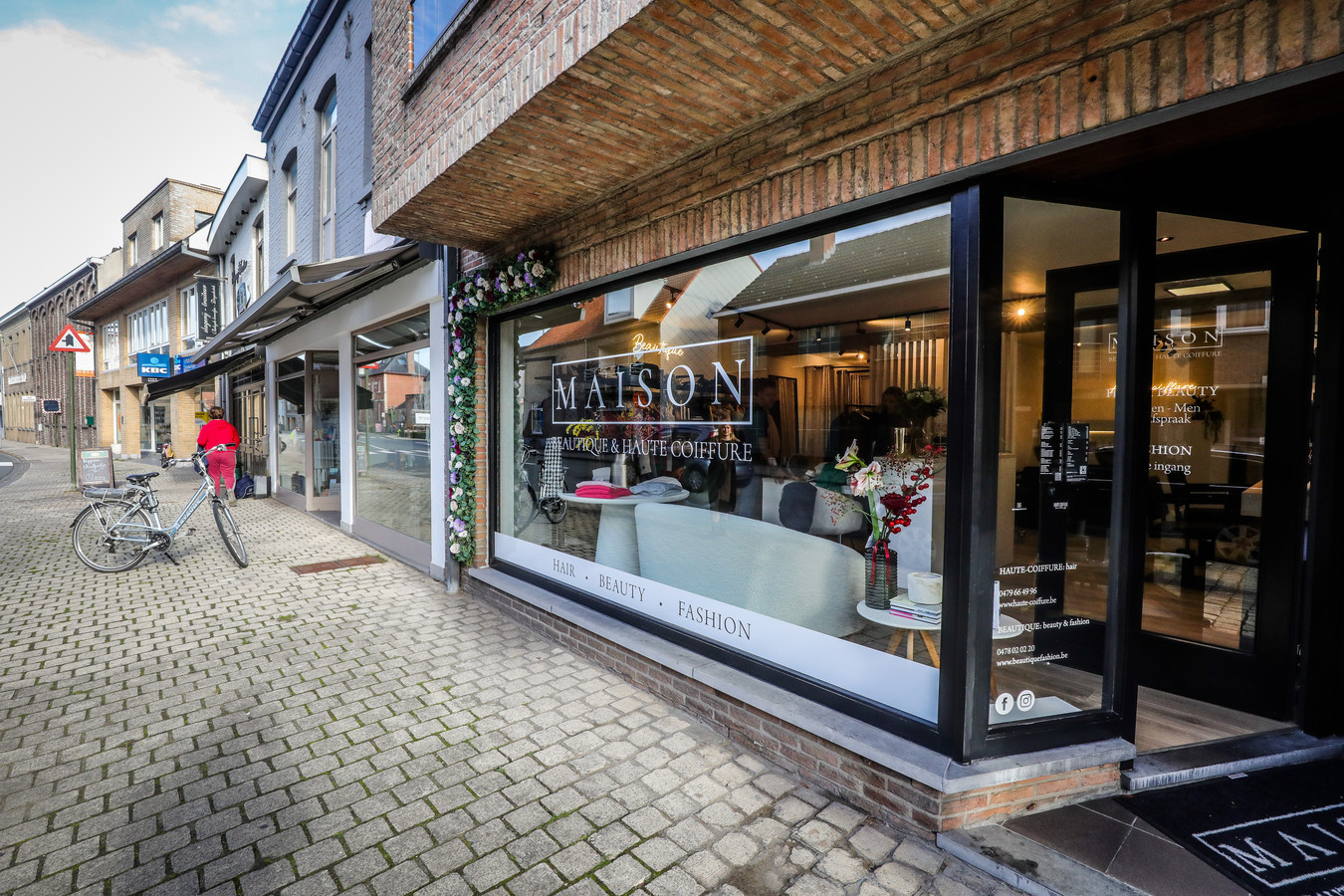 Evelien en Kim kiezen voor conceptstore in hartje Zedelgem: “Tijdens de ...