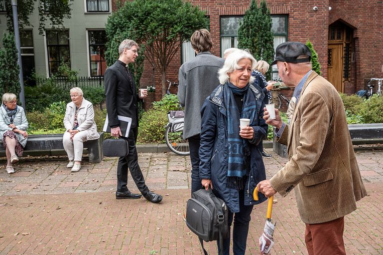 Corona versnelt leegloop uit kerk met bijna tien jaar. De vraag die nu ...