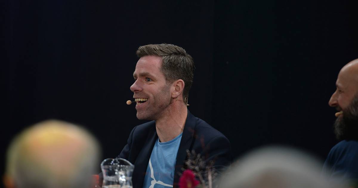 Bram Tankink en Rob Harmeling te gast bij wielercafé van jubilerende wielervereniging Uden ...