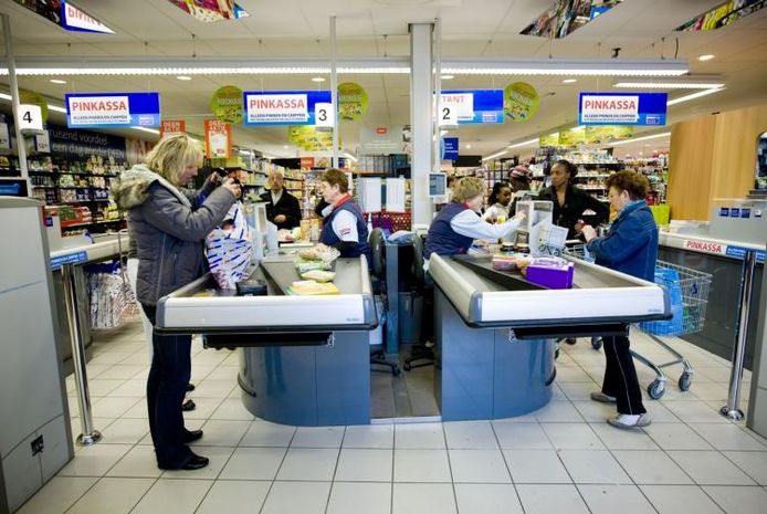 Geen gratis tasje meer bij kassa supermarkt vanwege milieu | Brabant ...