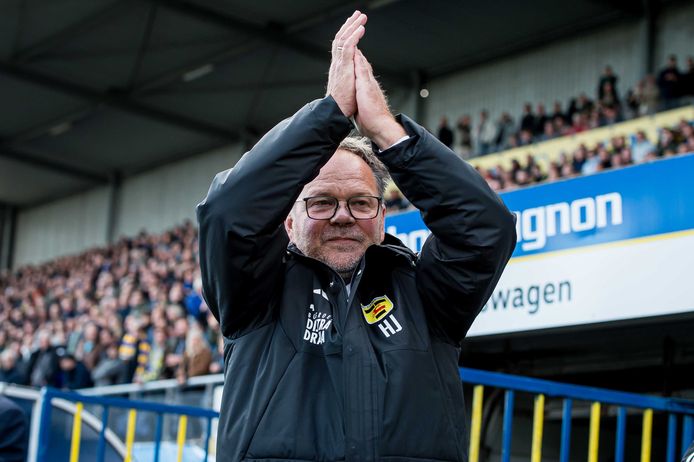 Henk de Jong vindt rentree bij Cambuur ‘heerlijk’, maar moet meteen aan ...
