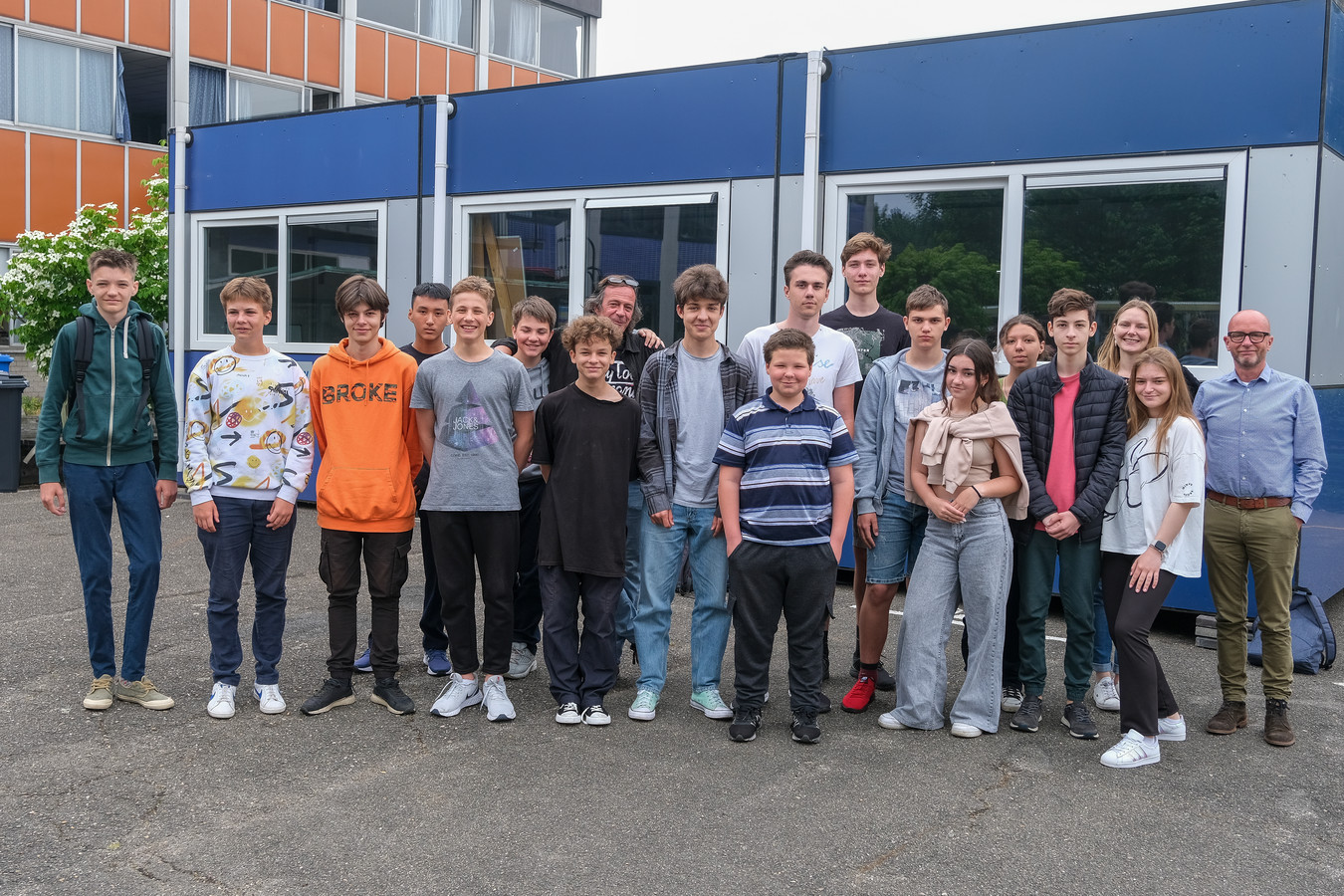 School TechnOV laat containerklas installeren en richt extra OKAN-klas ...