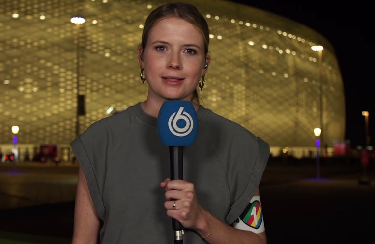 Veel lof voor de dochter van Linda de Mol die OneLove-band bij WK in ...