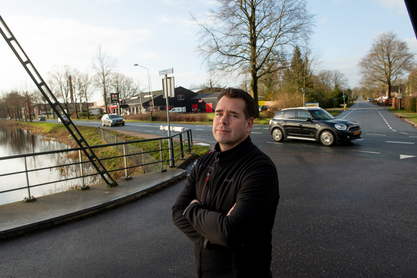 Henk-Jan en Randy hielpen na heftig ongeluk in Loenen waar anderen ...