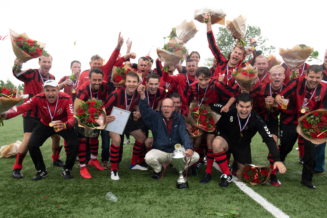 Boudewijn-Gennissen BV loodst Wadenoijen alsnog naar de titel: ‘Hoe ...