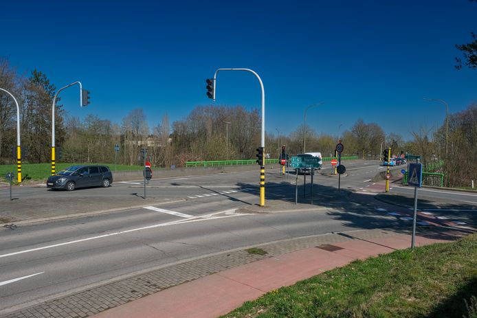 Verkeerslichten afrit Maleizen worden anders afgesteld om files weg te ...