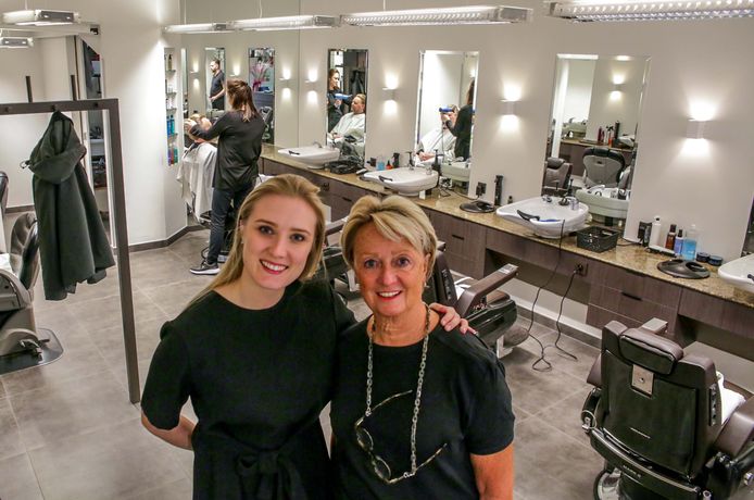 Margaux (28) en Dorine (64) vieren 50 jaar Taelman met vernieuwd kapsalon en actie met ...