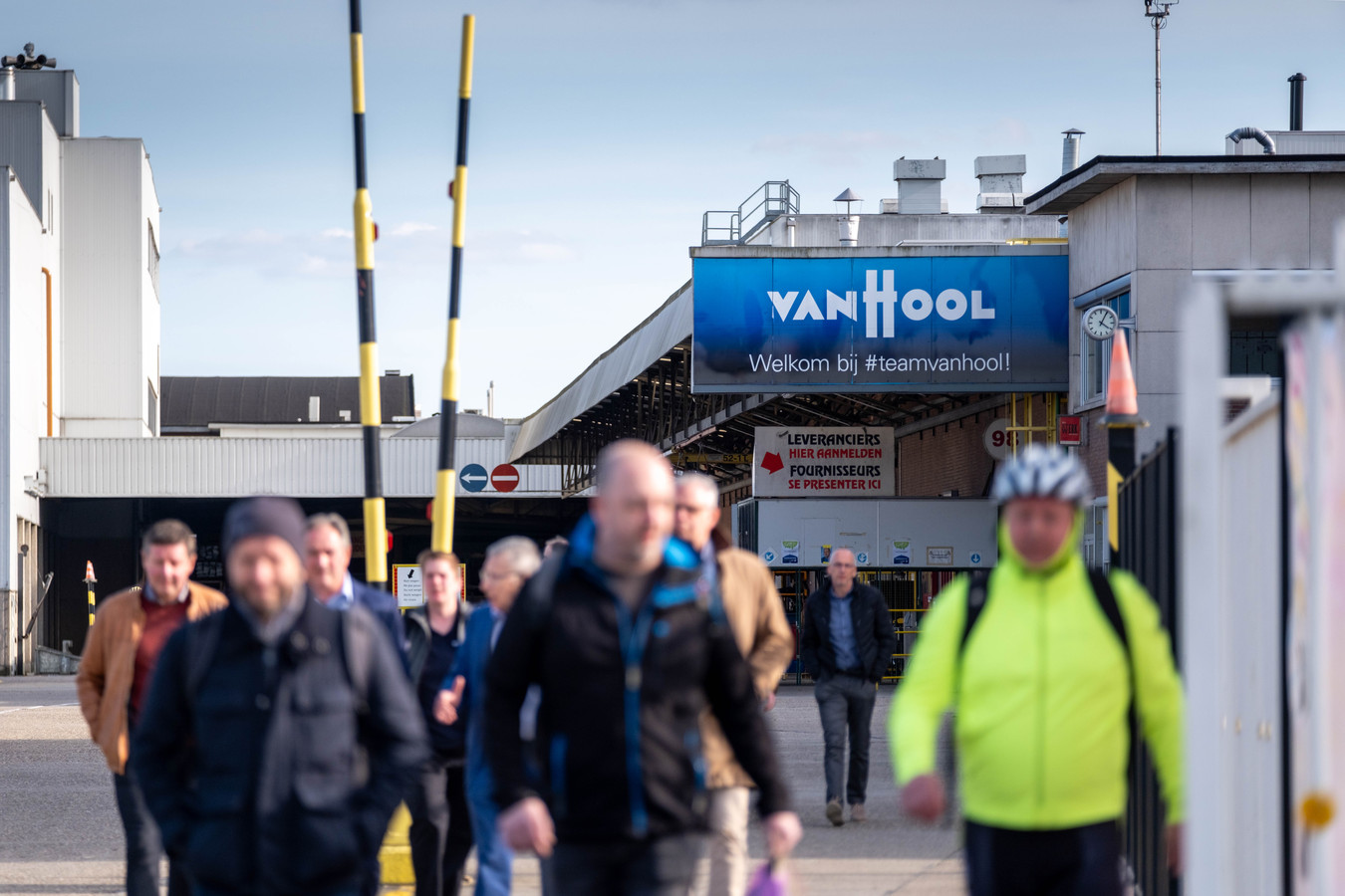 Personeel Van Hool reageert op nakend faillissement en mogelijke ...